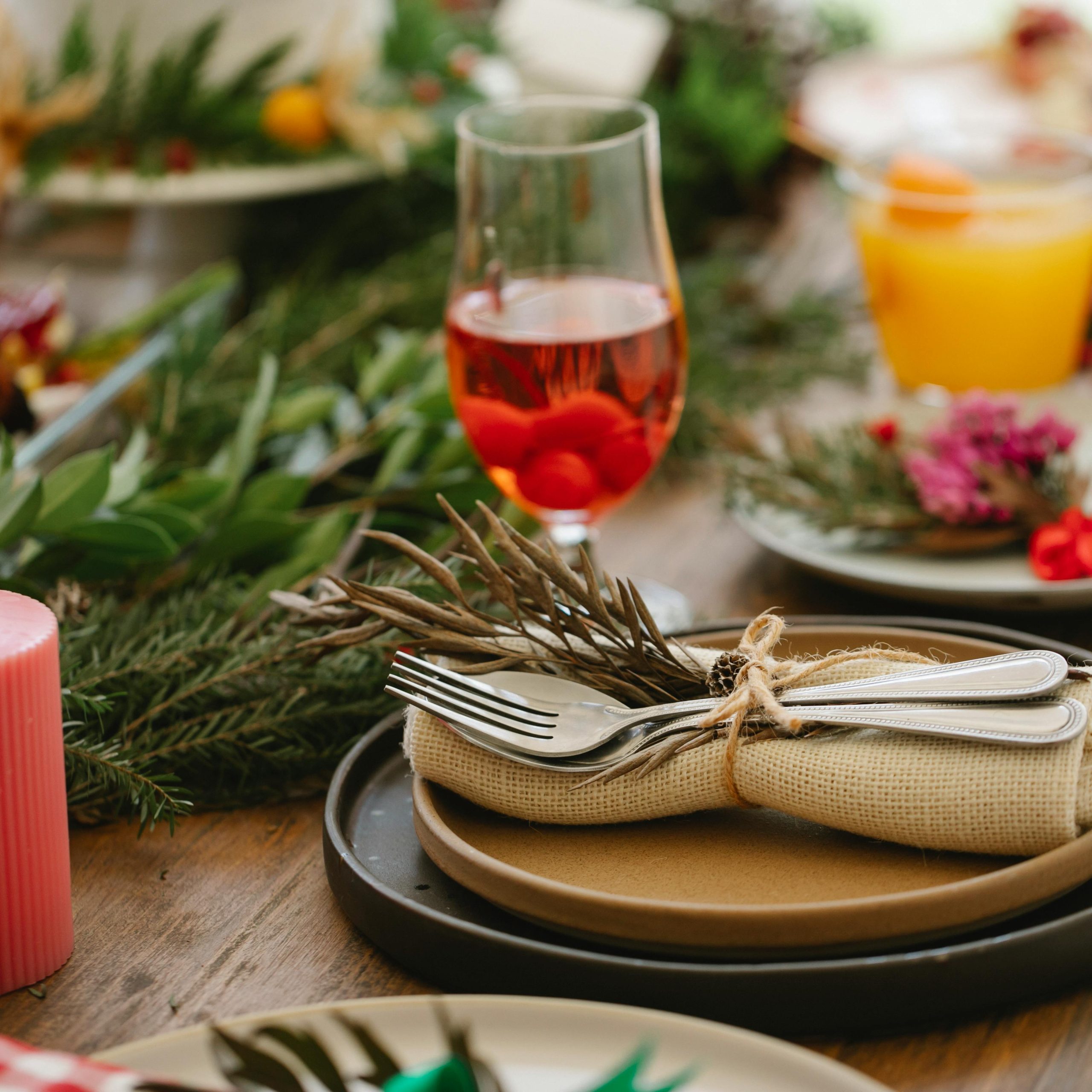 How to Host a Beautiful Dinner Party on a Budget - Thrift 2 Save